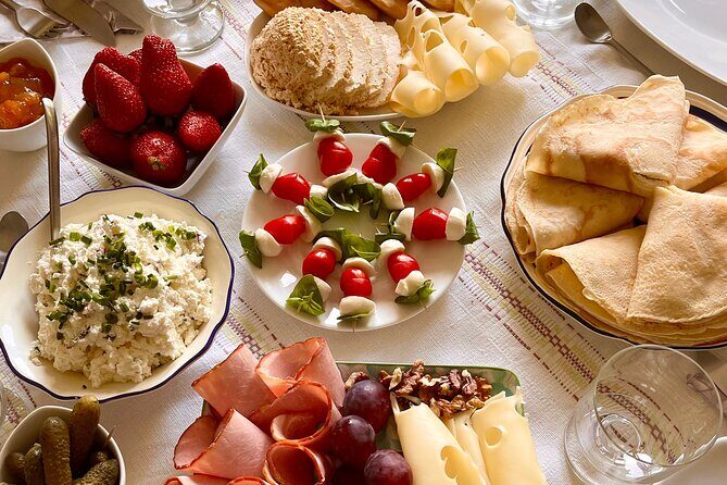 2-Hour Breakfast Experience in a Home from Warsaw - Discovering Warsaw from a Breakfast Table in a Local Home