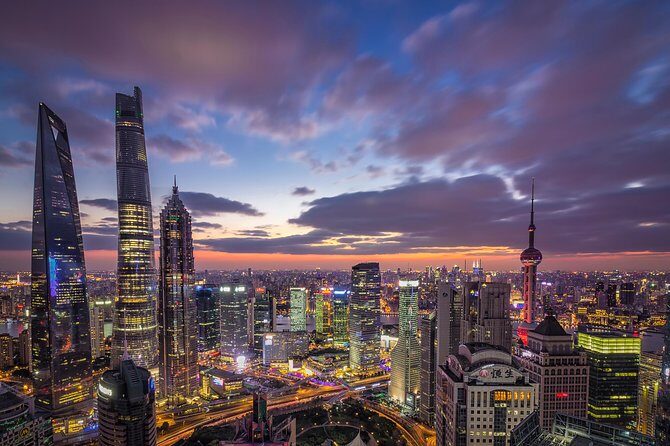 2-Hour Evening Walking Tour in Shanghai: Lookup Skycrapers With City Master - Key Points