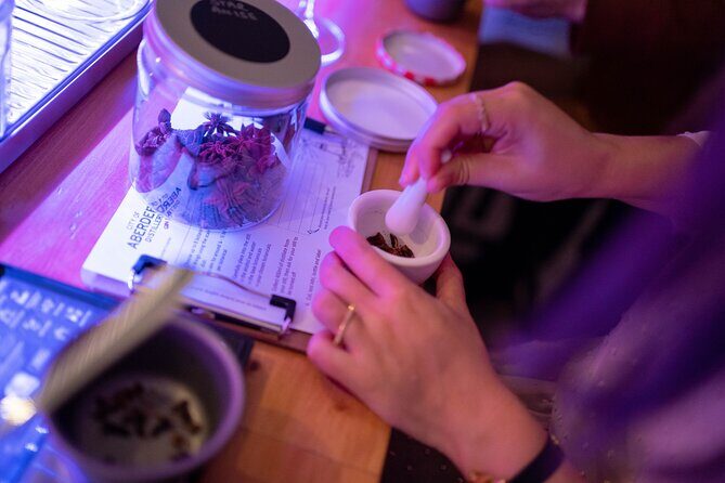 2 hour Gin School Experience in Aberdeen - The Group & Atmosphere