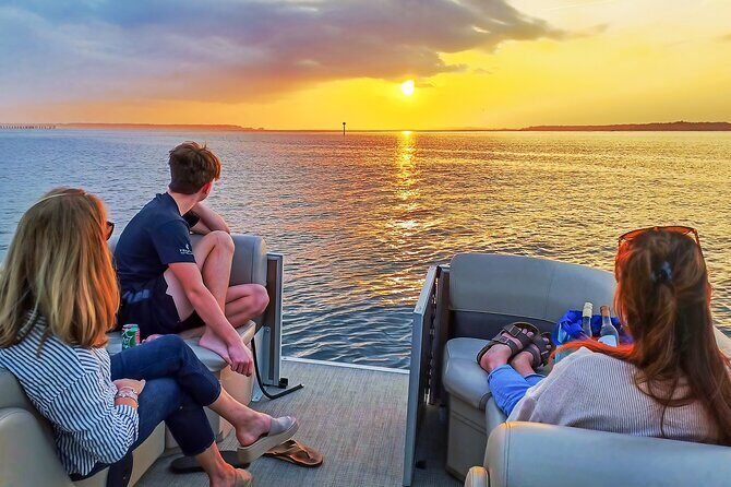 2 Hour Hilton Head Boat Rental With VIP Fireworks Viewing - Key Points