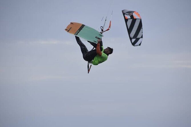 2 Hour Kitesurf Lesson in Tarquinia - Key Points