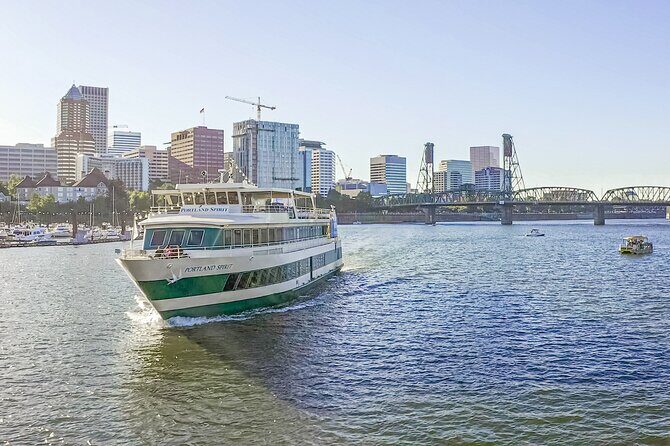 2-hour Lunch Cruise on Willamette River - The Price & Value