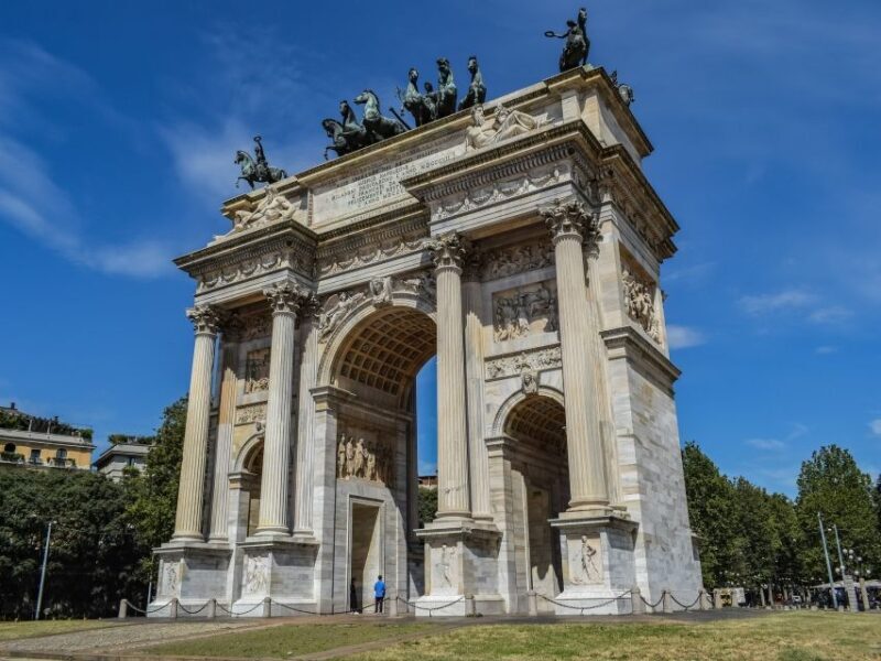 2-Hour Milan by Night Walking Tour - Discovering Milans Nighttime Magic