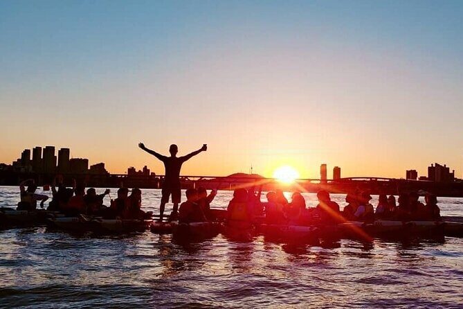 2-Hour Private Kayaking and Paddleboarding Experience in Hanriver - The Views & Photo Opportunities