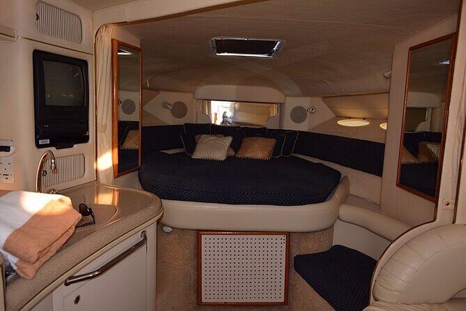 2-hour Private Sunset Cruise on a luxury yacht in Cancun Bay 25P18 - The Plus and Minuses: Weighing the Experience