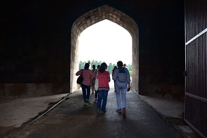 2-Hour Private Walking Tour in Purana Qila - Discovering Purana Qila: An Authentic Mughal Retreat