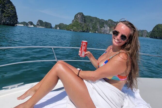 2-Hour Scenic Halong Bay Journey by Luxury Private Yacht - An Introduction to the Experience