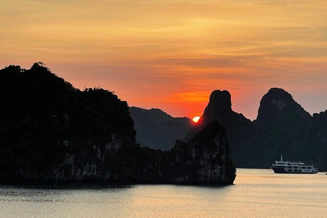 2-Hour Scenic Halong Bay Journey by Luxury Private Yacht - Who Should Consider This Tour?