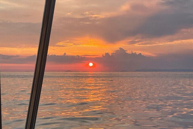 2-Hour Sorrento Coast Sunset Cruise with Dinner Experience - Key Points