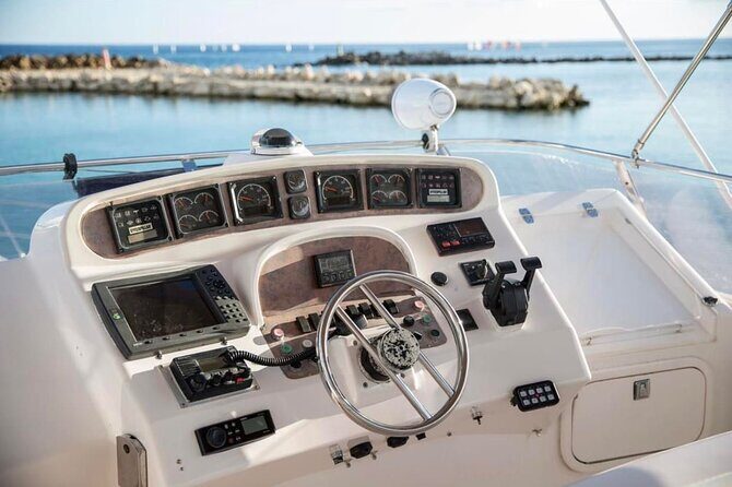 2 Hour Sunset- 60' Neptunus Tulum, Playa del Carmen, Riviera Maya - FAQ