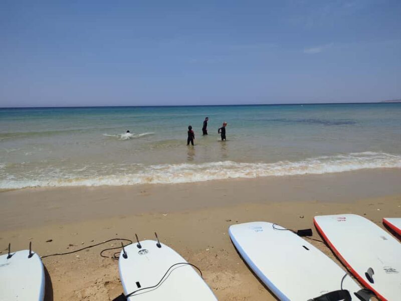 2-hour surfboard rental in Zahara de los Atunes - Key Points