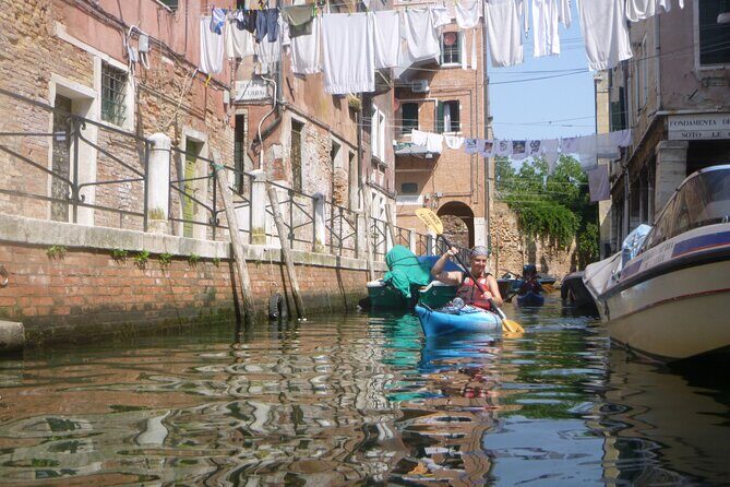 2 Hour Venice Canal Kayak Tour - Premium experience by day - Equipment and Additional Perks