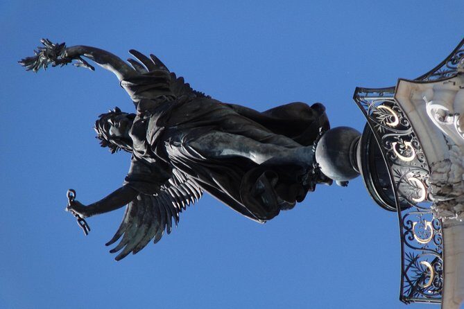 2 hours - Bordeaux Private tour with a native guide - Key Points