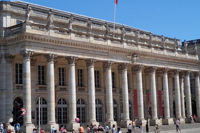 2 hours - Bordeaux Private tour with a native guide - The Sum Up