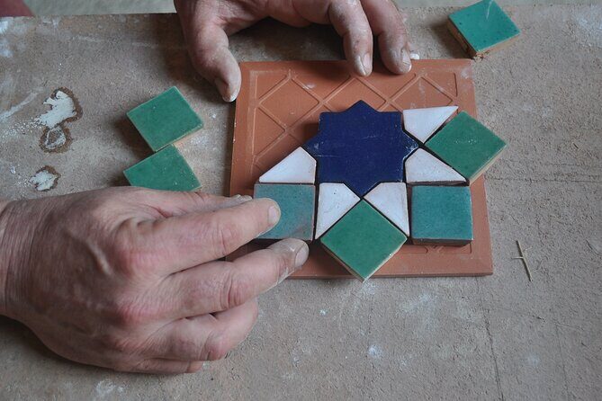 2 hours Craft workshop "The Alhambra with your hands" - The Activities: Crafting a Personal Piece of the Alhambra