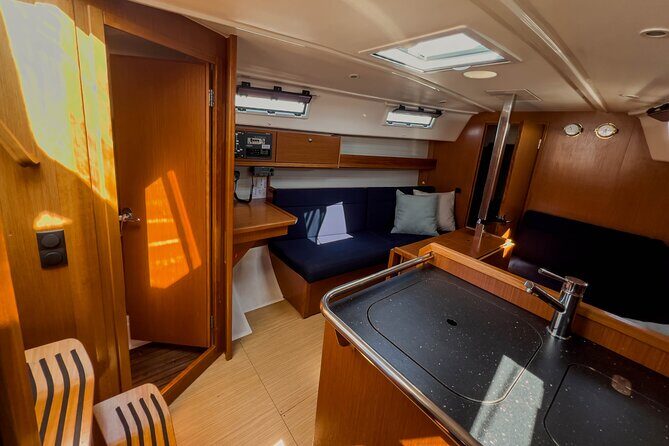 2 hours Private Sailing Experience in Cascais - Practical Details: Transport, Timing, and Cost