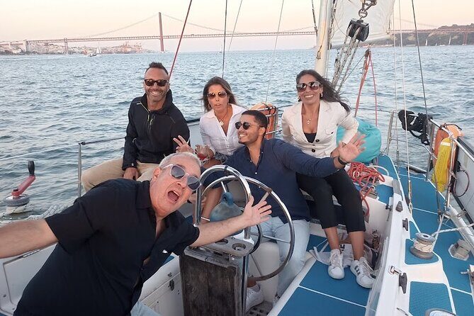 2 Hours Private Sailing in Lisbon - Key Points