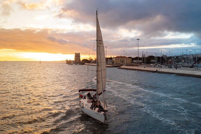 2 Hours Private Sailing Tour with Wine and Snacks - Detailed Breakdown of the Stops and Views