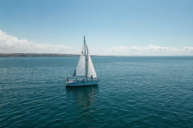 2 hours Private sunset experience by sailboat in Cascais - FAQs