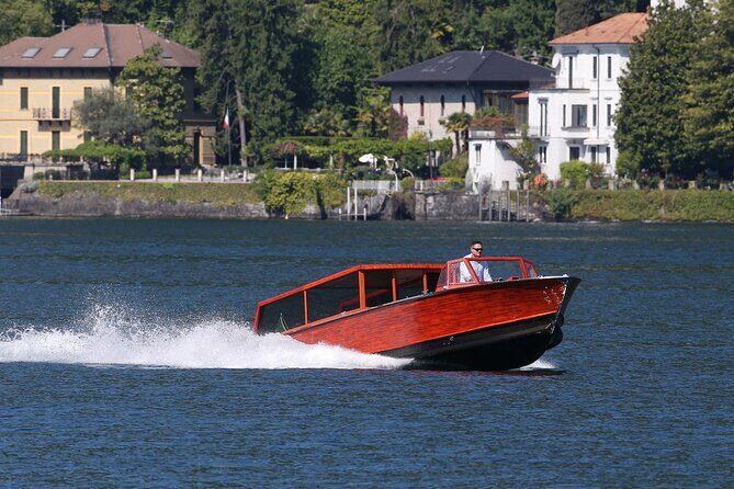 2 Hours Private Wooden Boat Tour on Lake Como 6 pax - The Boat and the Setting