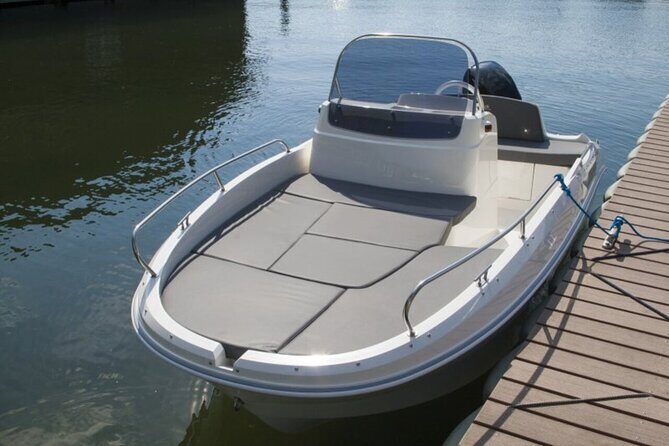 2 Hours Rent Boat SuBacco Lake Como - An Honest Look at the Lake Como Self-Drive Boat Experience