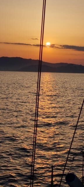 2 hours sunset sailing in a sailboat in Platja d'Aro - Intimate, Private Experience