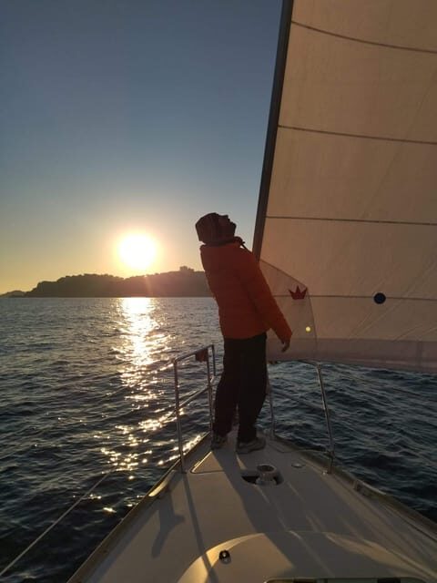 2 hours sunset sailing in a sailboat in Platja d'Aro - Comforts and Extras on Board
