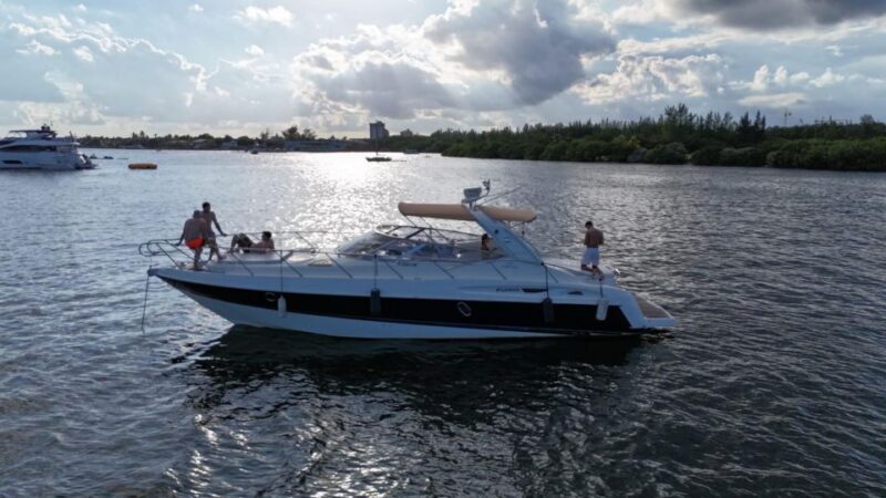 2 HOURS Yacht in Miami for Up to 12 People - What to Expect: A Step-by-Step Breakdown