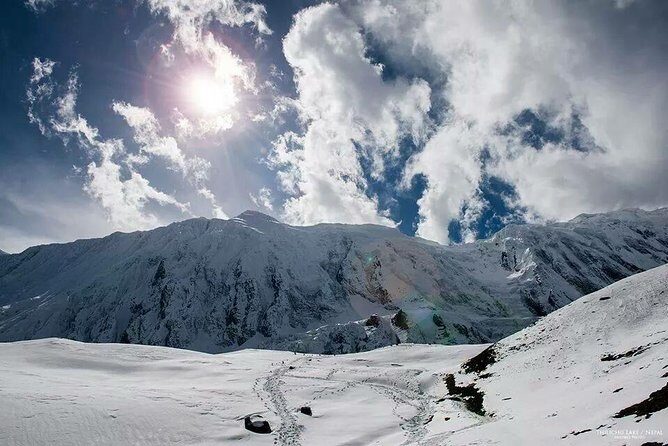 20-Day Annapurna Circuit Trek via Tilicho Lake in Nepal - Key Points