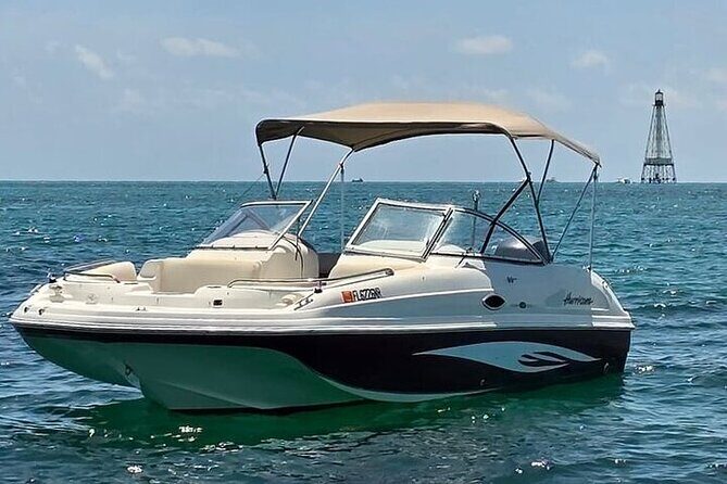 21' Hurricane Sundeck Boat Rental - Key Points