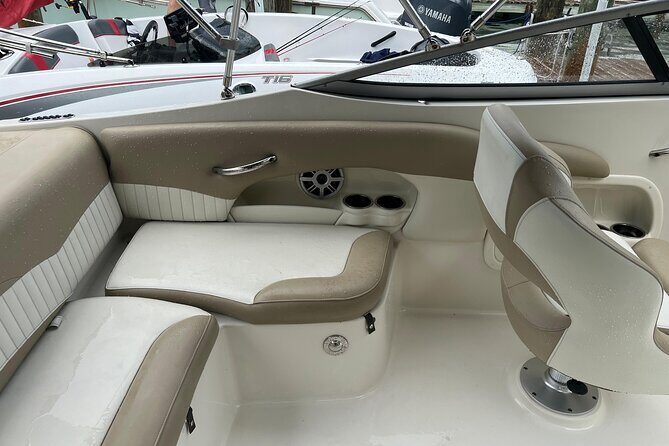 24 Ft Miami Bay: Private Boat, Gas Included , 8 people, Captained - Who Will Love This Experience?