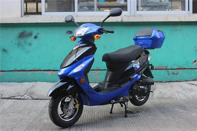24 Hours Scooter Rentals , 1 Person - Handling and Driving