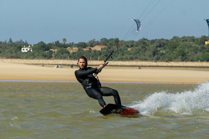 2,5-hour Semi-private Kite Course with your own Kite! - The Experience and Atmosphere
