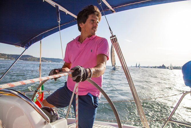 2,5h Lisbon Sunset Sail with Drinks and Snacks - Who Will Love This Tour?