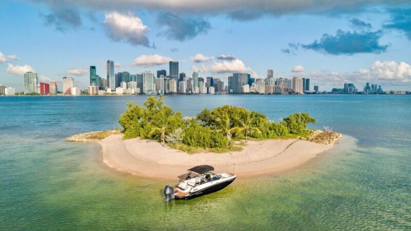 27 Feet Monterey Breathtaking Miami Skyline Boat Tour - The Experience in Detail