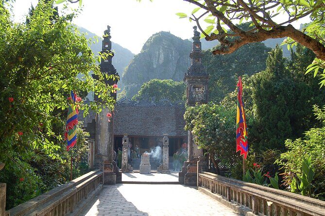 2D1N Ninh Binh tour: Hoa Lu -Tam Coc -Mua Cave -Bai Dinh-Trang An - FAQs