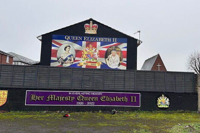2hours Republican & Loyalist Mural Black Taxi Tour from Belfast - An Authentic Journey through Belfast’s Troubled Years