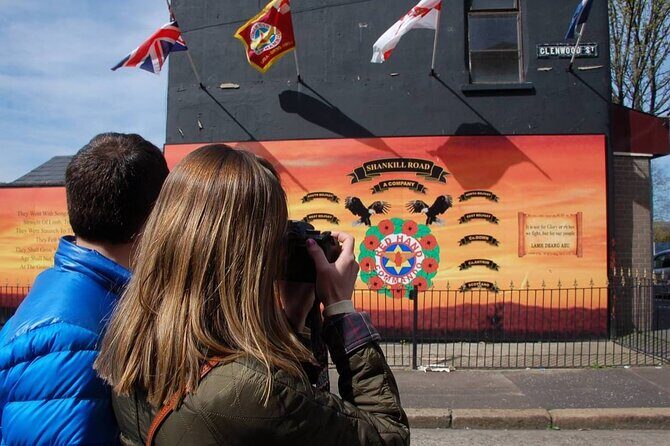 2hours Republican & Loyalist Mural Black Taxi Tour from Belfast - Who Will Benefit Most from This Tour?
