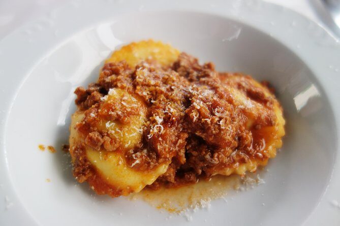 2Italia Lucca Food Tour - Authenticity, Atmosphere, and Personal Touch