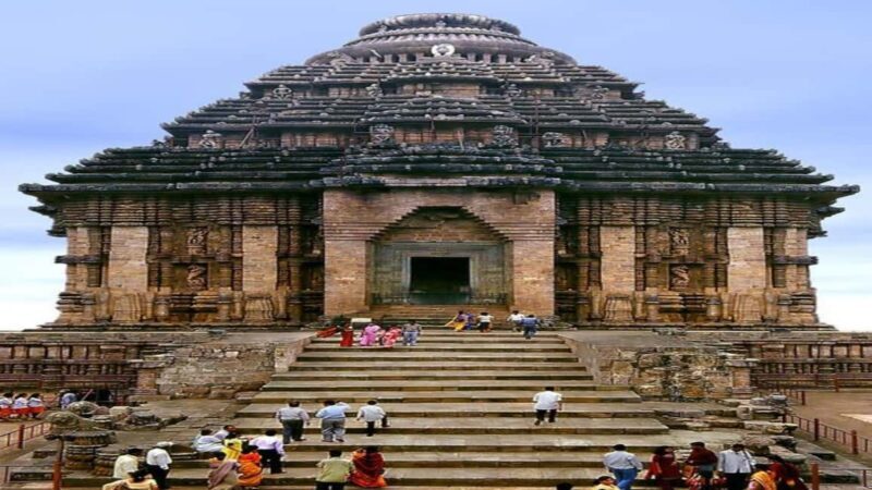 2N/3D Bhuwneshwar Konark Puri Golden Traingle Tour Package - Who Will Love This Tour?