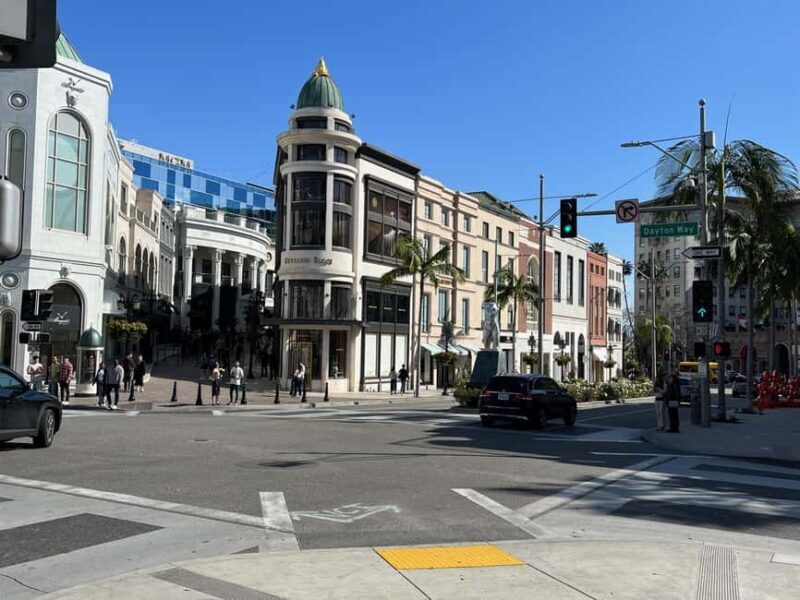 3.5-hour private tour of Hollywood and Beverly Hills in an SUV - A Closer Look at the Itinerary