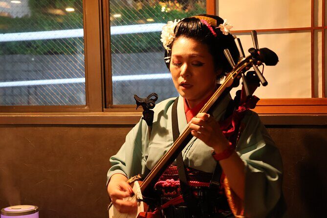 3 Bars and Foods Hopping Tour with Traditional Singer at ArakiCho - An In-Depth Look at the Experience