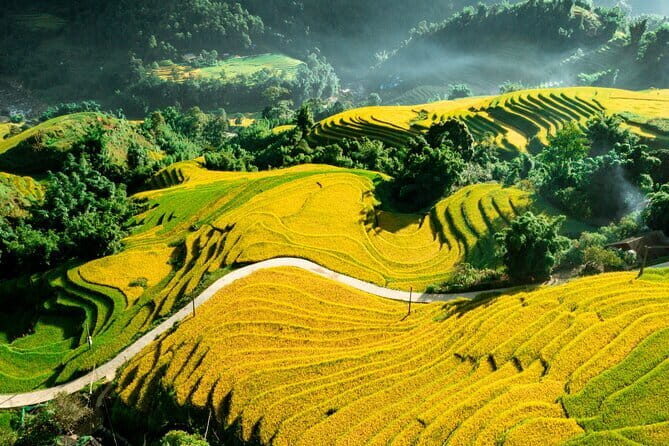 3 Day and 2 Night Sapa Trekking from Hanoi - Starting Off in Hanoi and Traveling to Sapa