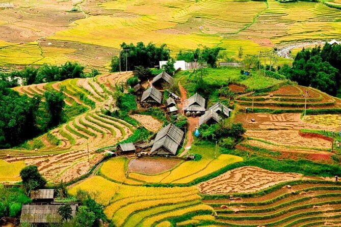3 Day and 2 Night Sapa Trekking from Hanoi - Day Two: Trekking into Red Dao Territory and Ban Ho Village