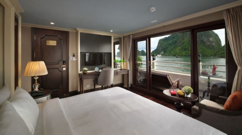 3 Day Hanoi - Ninh Binh - Halong Bay 5 Star Cruise & Balcony - Exploring Halong Bay’s Natural Marvels