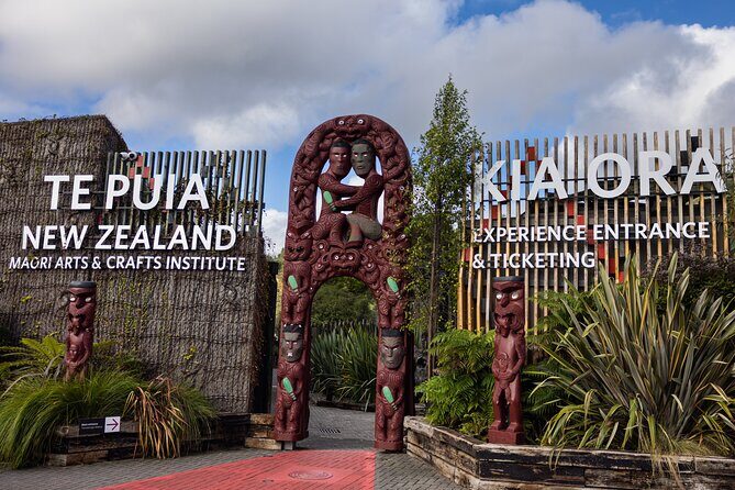 3 Day Hobbiton Rotorua Waiotapu Taupo and Waitomo Caves Tour - What Reviews Say (Based on available feedback)