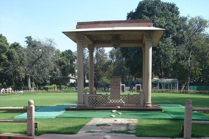 3 Day Luxury Golden Triangle Tour to Agra and Jaipur From Delhi - Who Should Consider This Tour?