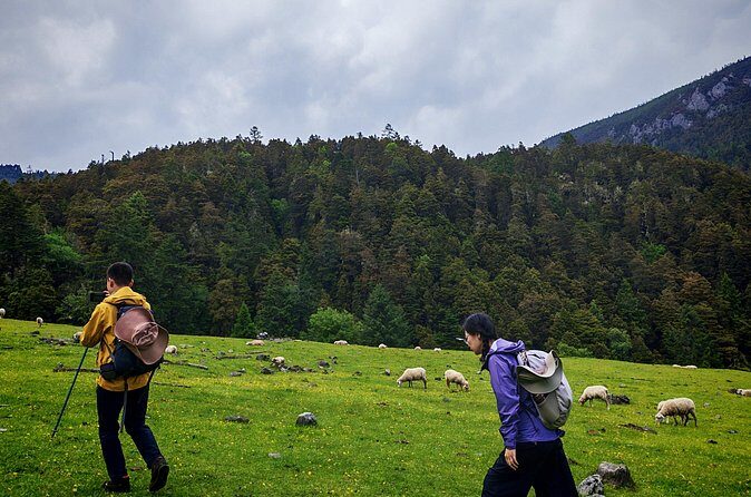 3-Day Private Hike from Haba Village to Tiger Leaping Gorge - Authenticity and Unique Aspects