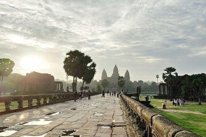 3 day private tour: Angkor,waterfall,Beng Mealea,floating village,Banteay srei. - FAQs