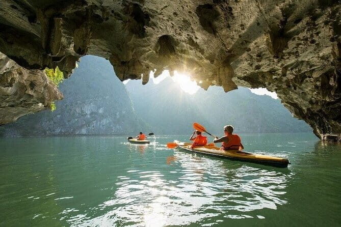 3 Days 2 Nights Explore Bai Tu Long on Private Cruise - The Experience: What You Can Expect From the Itinerary